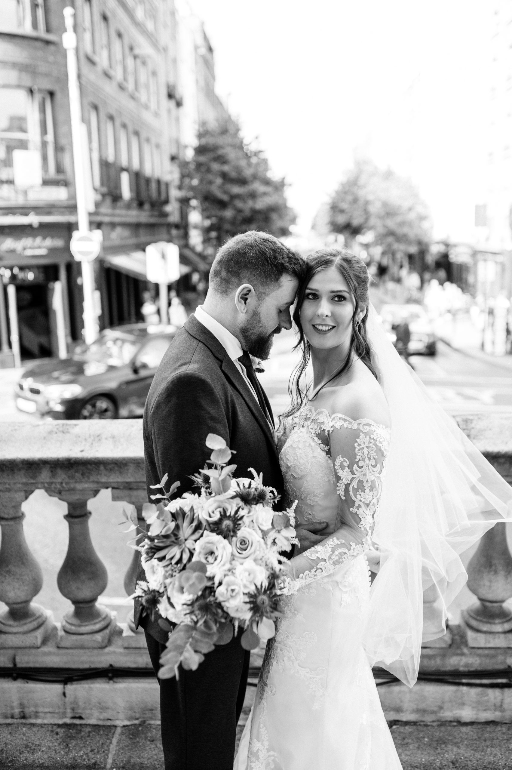 Eva & Ryan | City Hall Dublin | Niall Scully Photography